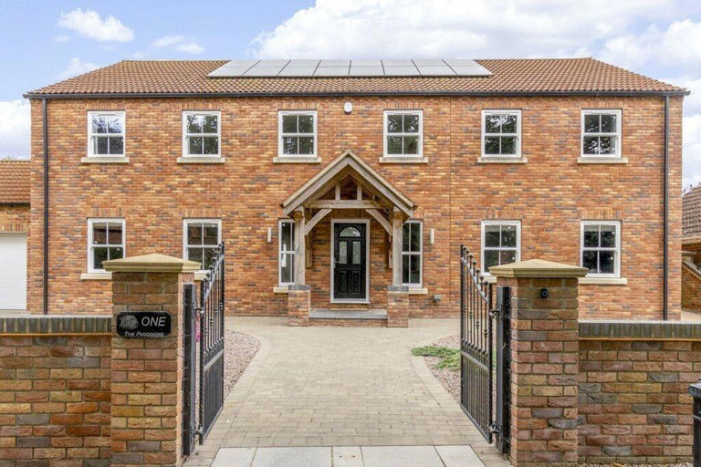 Star property: Light and airy five-bedroom home featuring river with ...