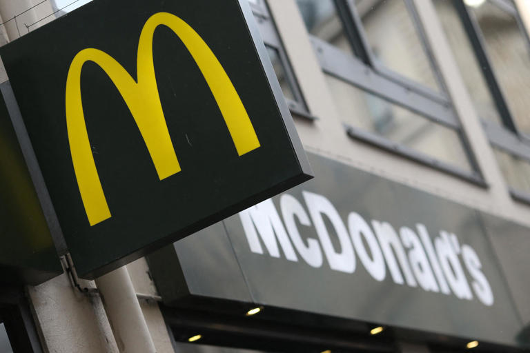Menu spécial et gobelets collectors : McDonald’s dévoile ses offres ...