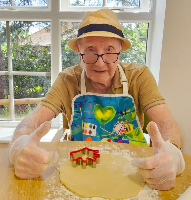 Northamptonshire care home residents enjoy sensory-rich baking session