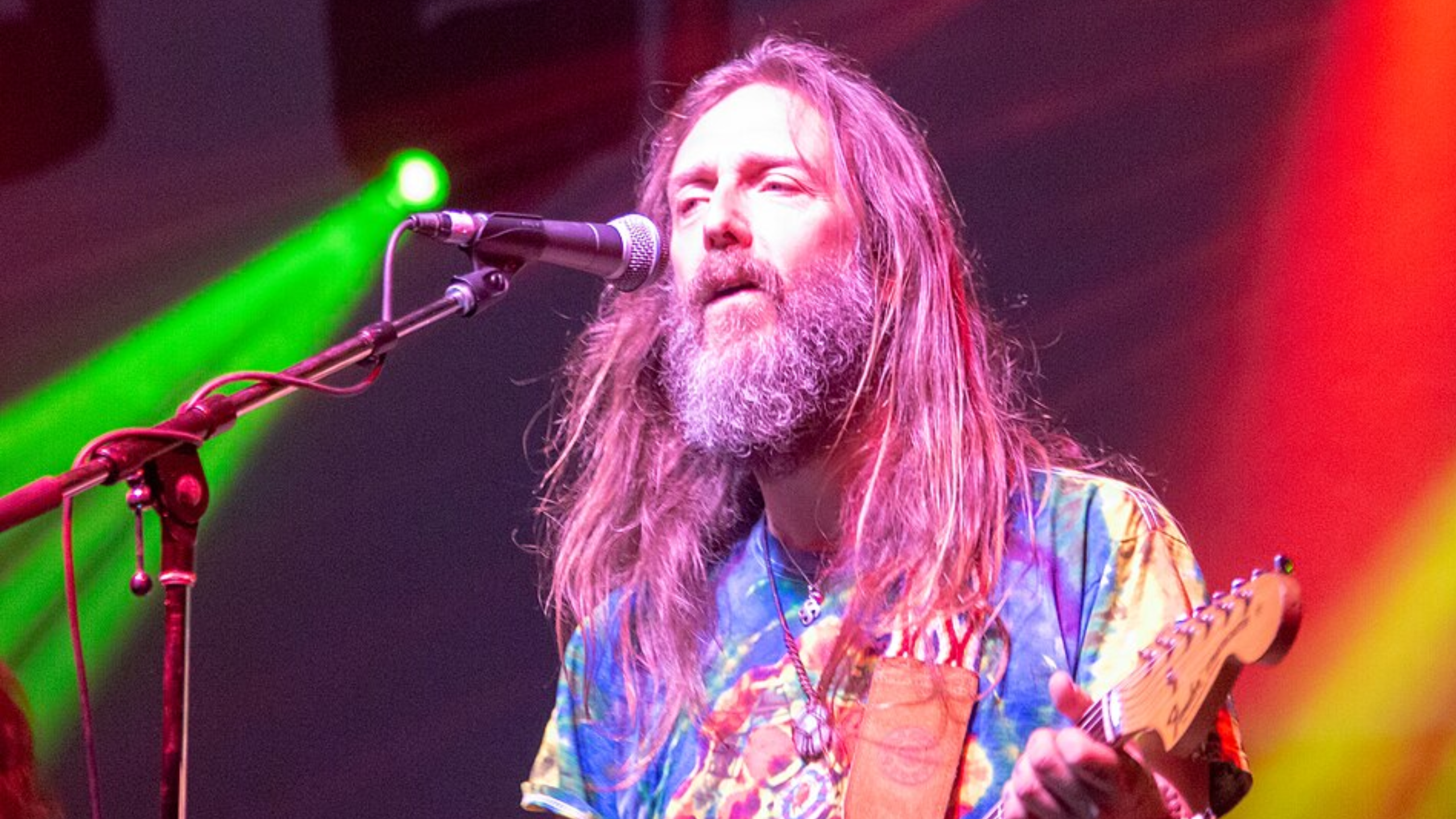 Chris Robinson humiliated: Black Crowes singer sparks mass walkout ...