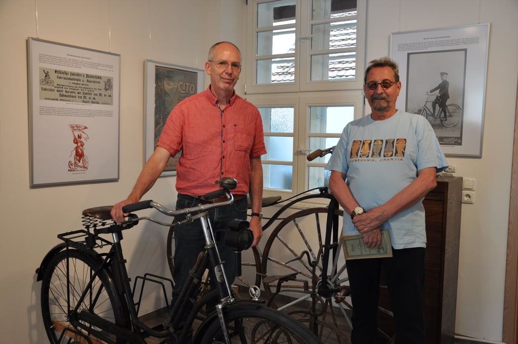 Zwischen Fahrradklingel und Badevergnügen: Neue Ausstellung im ...