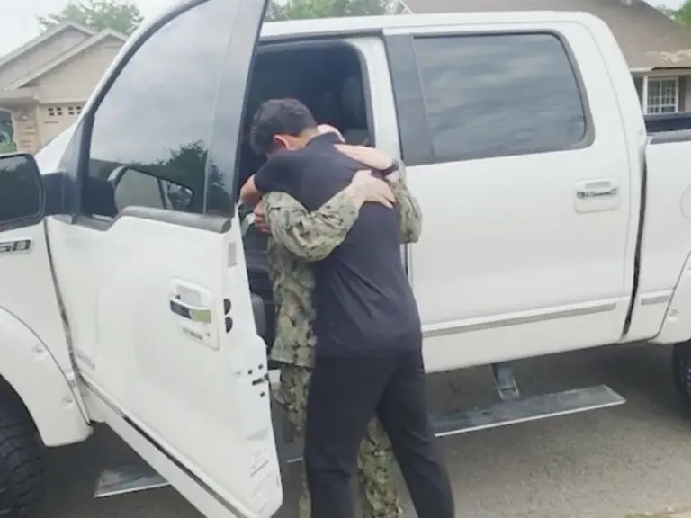 Teen’s dream graduation gift turns into an emotional military sister ...