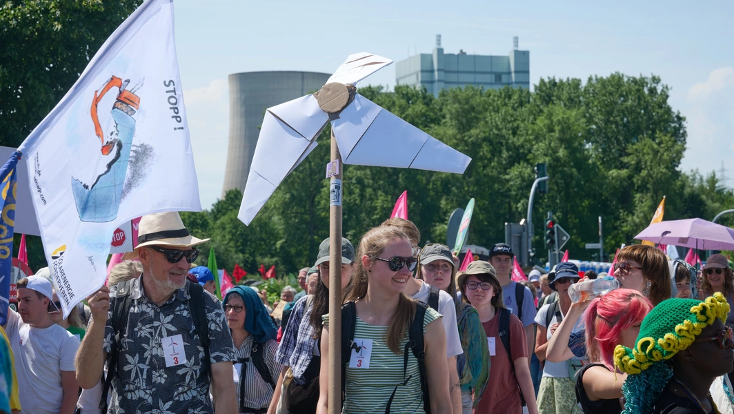 Think tanks push stronger measures to cut gas use