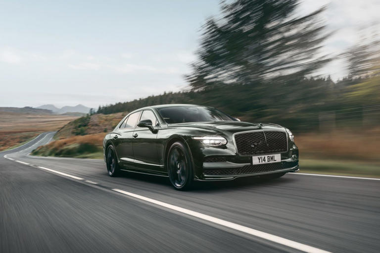 Bentley's new Flying Spur is an uber-sedan that caters to drivers and ...