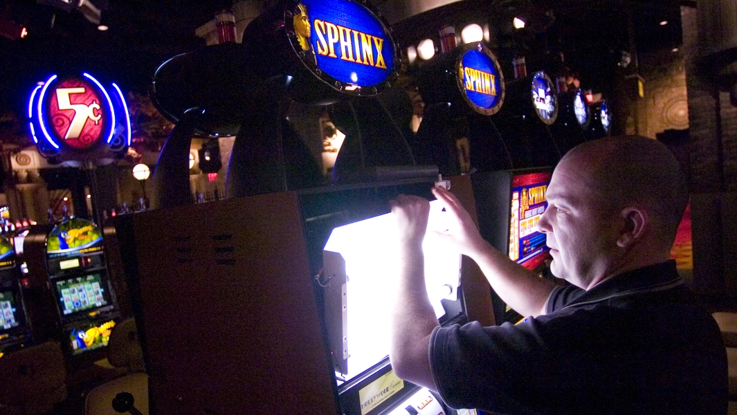 Self-banned gambler wins jackpot, faces trespass charge