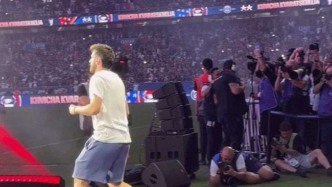 6-7 meme still alive and well for this celebrating soccer hero