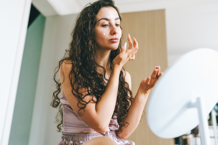 Deze veelgemaakte skincare-fouten kunnen je huid ongemerkt tegenwerken