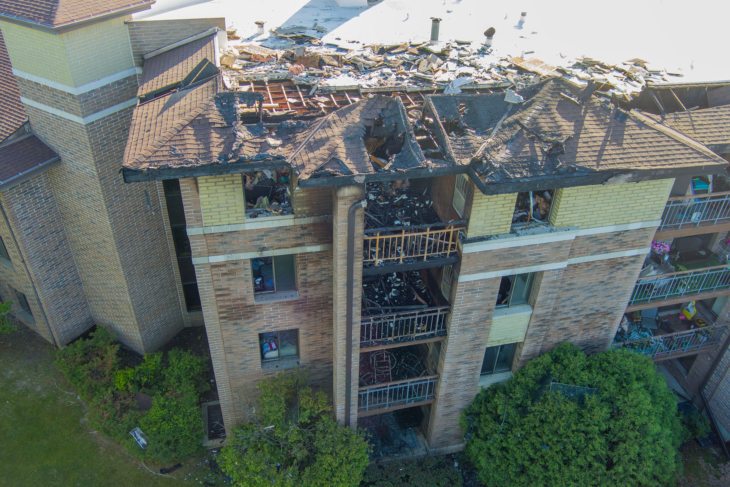 Three-alarm apartment fire damages building near Glendale