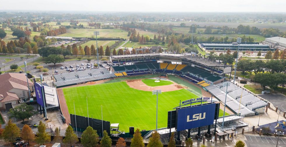 College baseball transfer portal window opens, LSU’s roster begins turning
