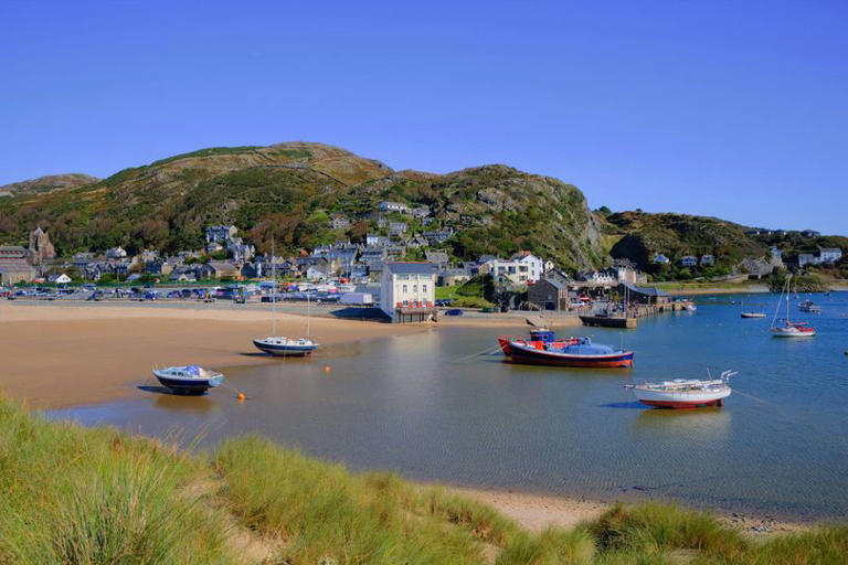 Beautiful North Wales town filled with classic seaside pleasures ...