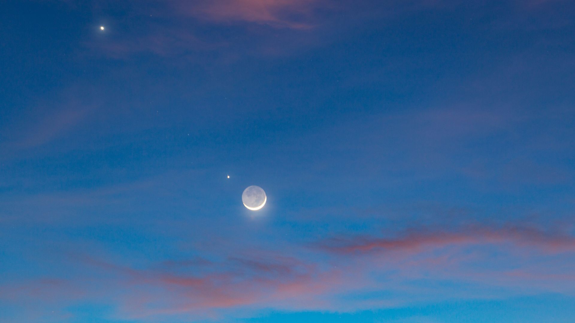 Inspiring images of stars, planets and the moon taken from around the world