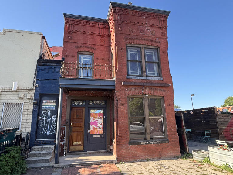 A sideshow-themed bar with dive vibes opens off 14th Street
