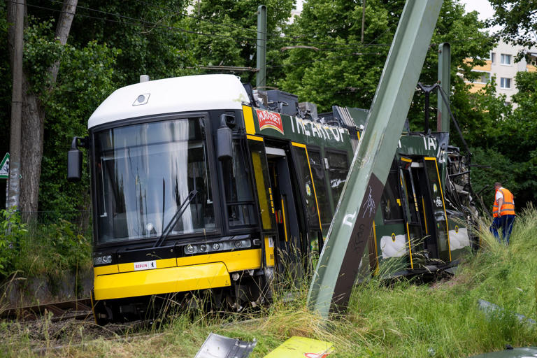 Some 20 injured in serious tram accident in Berlin