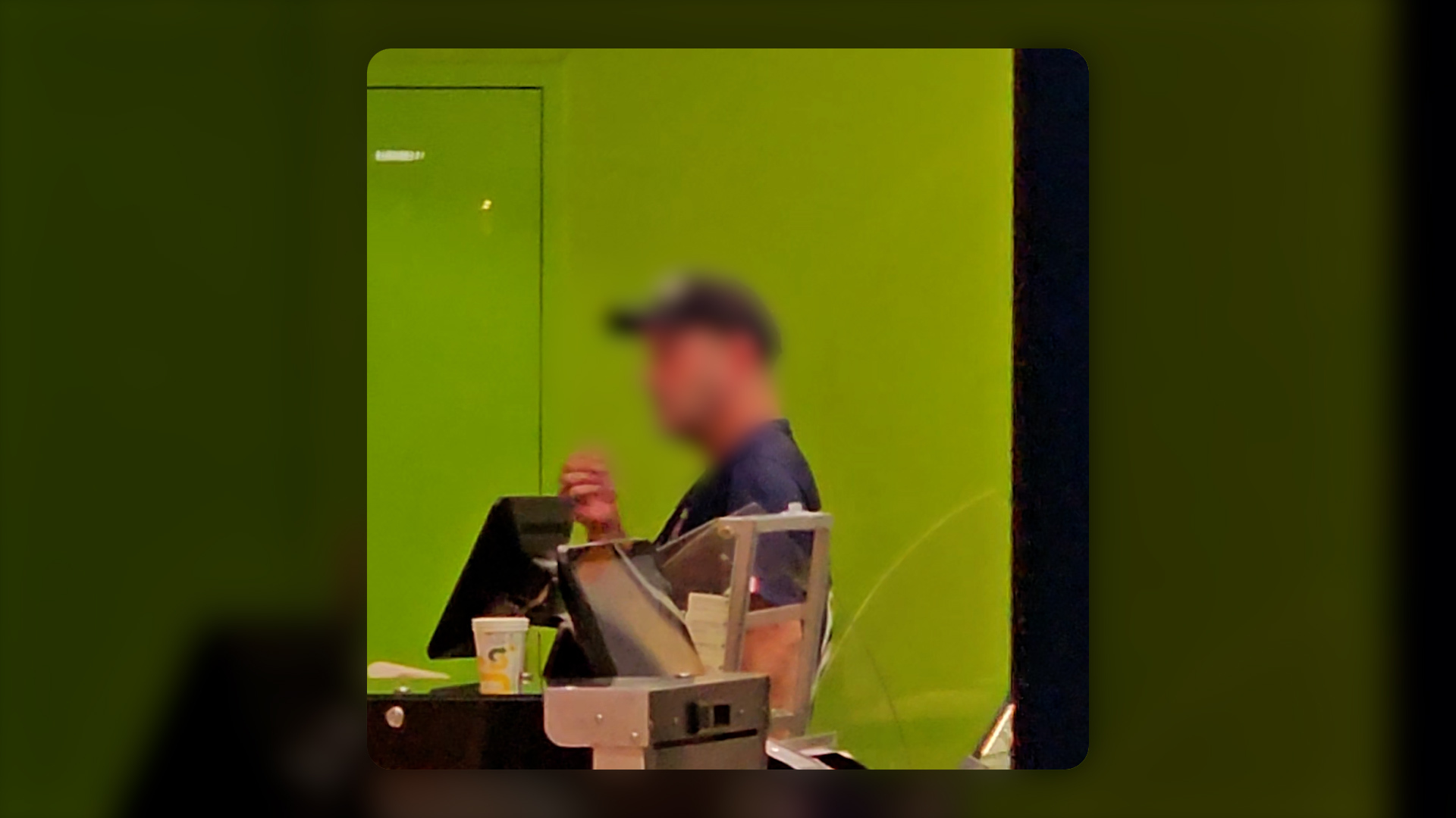 Vidéo. Marseille : une famille en maillot du PSG exfiltrée par la ...