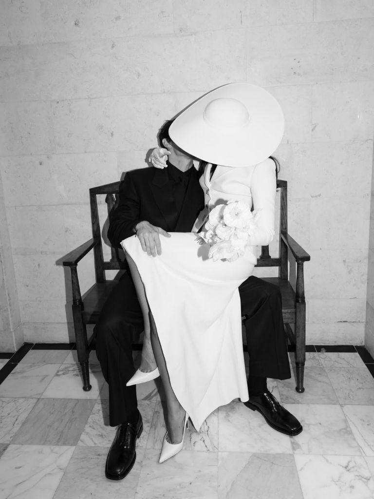 Dua Lipa comparte fotos exclusivas de su boda con Callum Turner y ...