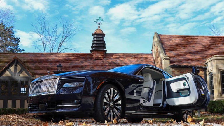 Rolls-Royce just gave its flagship electric coupe, Spectre Series II a ...