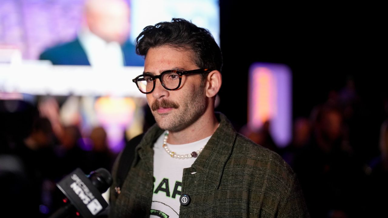 Why have Hasan Piker and Cenk Uygur been banned from entering the UK?