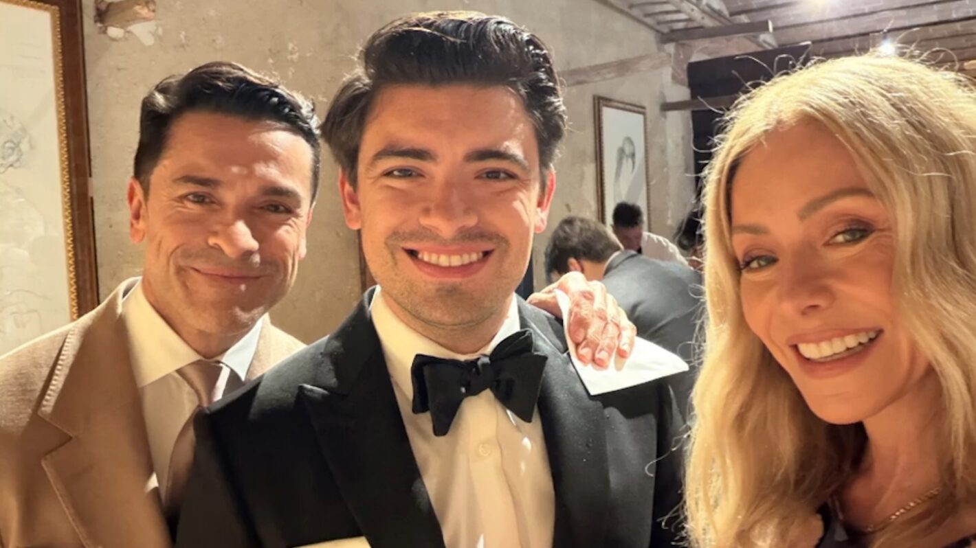 'Live': Kelly Ripa & Mark Consuelos share son Michael's birth story