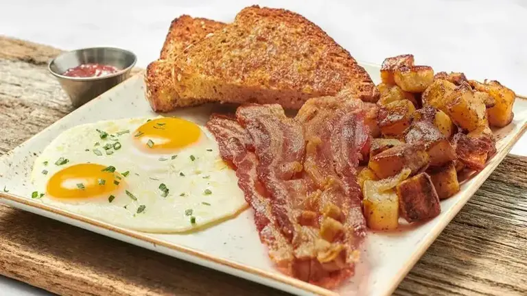 First Watch breakfast chain bets on golf to drive growth