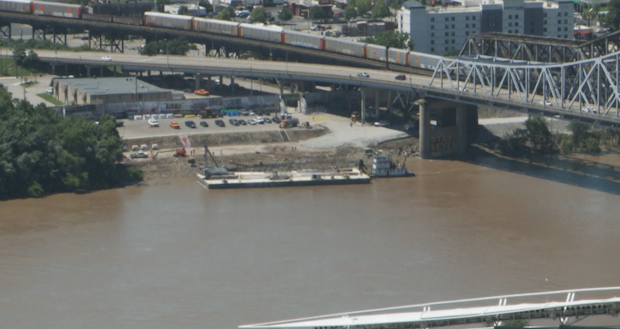 Watch: First barge arrives at site of Brent Spence Bridge project