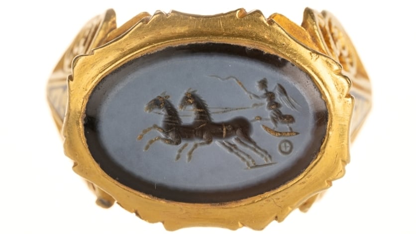 Truck driver unearths rare 1,700-year-old Roman gold ring in England
