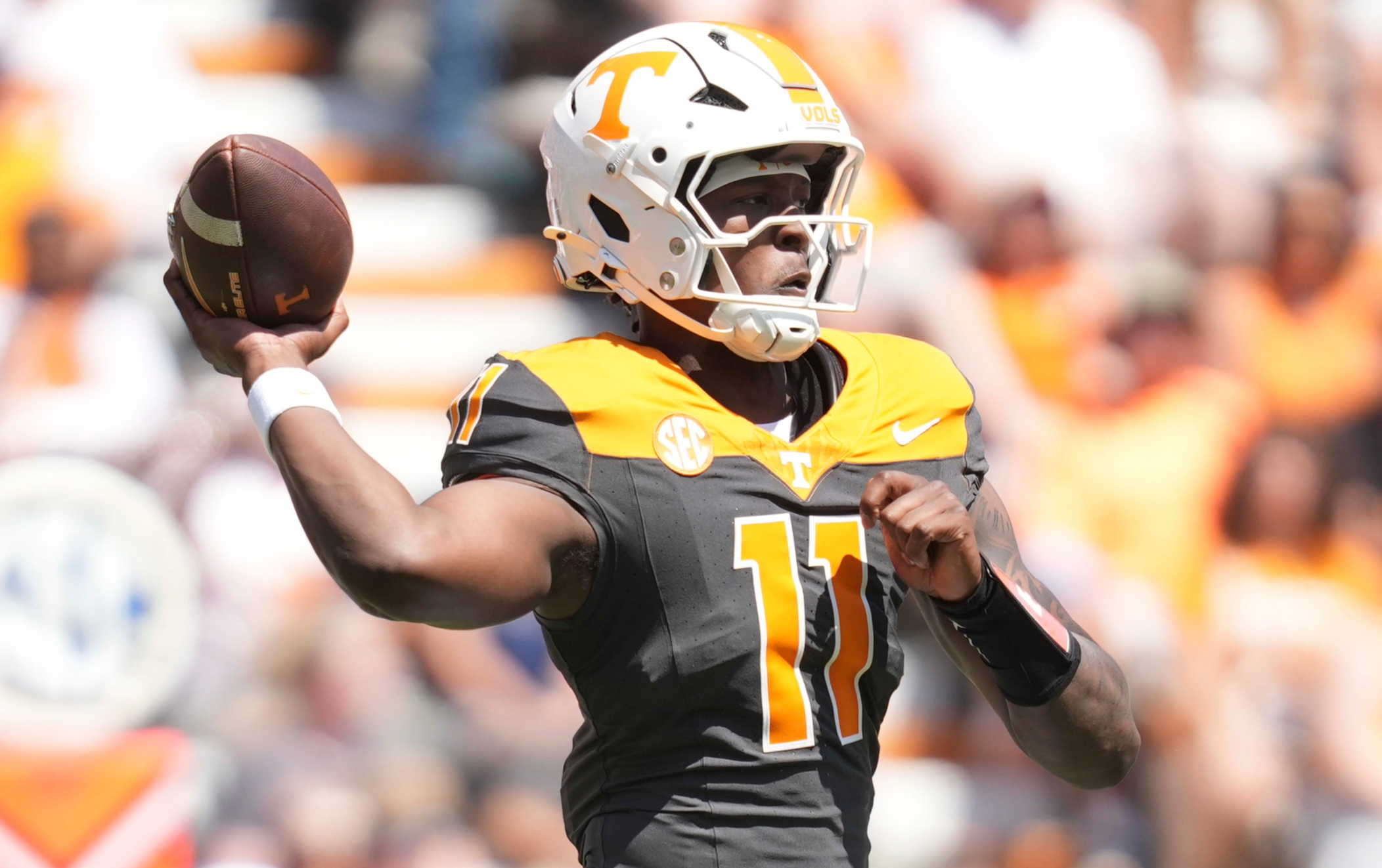 ESPN dropped a strong take on how Tennessee true freshman QB Faizon ...