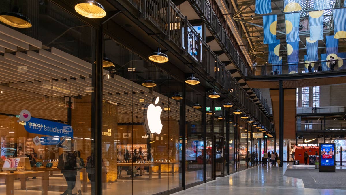 Apple smart glasses will aim squarely at $200 billion market