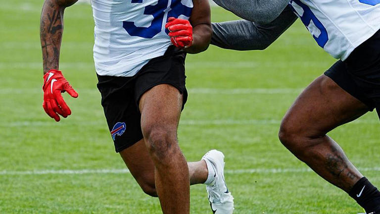 Bills add ex-Chiefs' UDFA as 13th wide receiver on busy June 1 across NFL