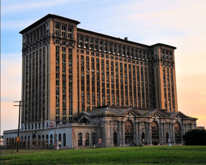 15 of the world’s most beautiful abandoned train stations