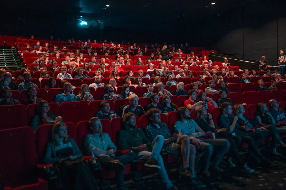 A movie theater employee reveals 8 things guests do that quietly ...