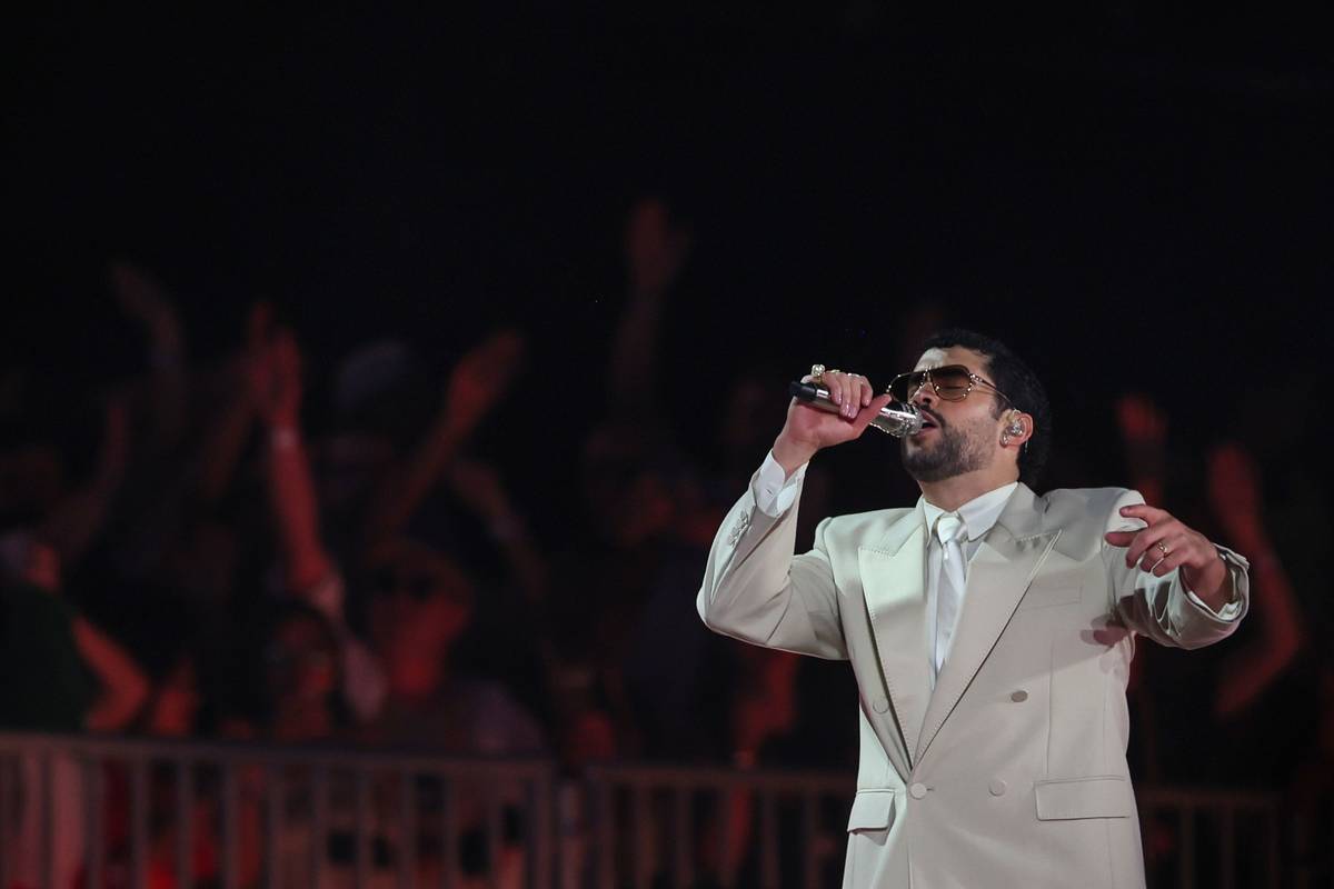 Bad Bunny bate Rosalía e gera crescimento de 8,01% na faturação dos ...
