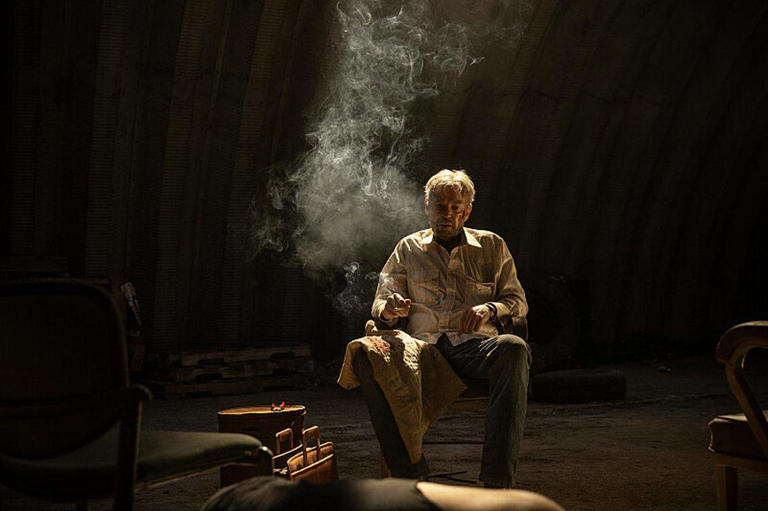 How many cigarettes does Billy Bob Thornton smoke on 'Landman'? We counted