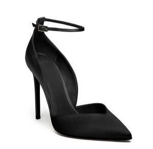 Tiffany Haddish dons V-cut pumps to the She Ready Foundation honors
