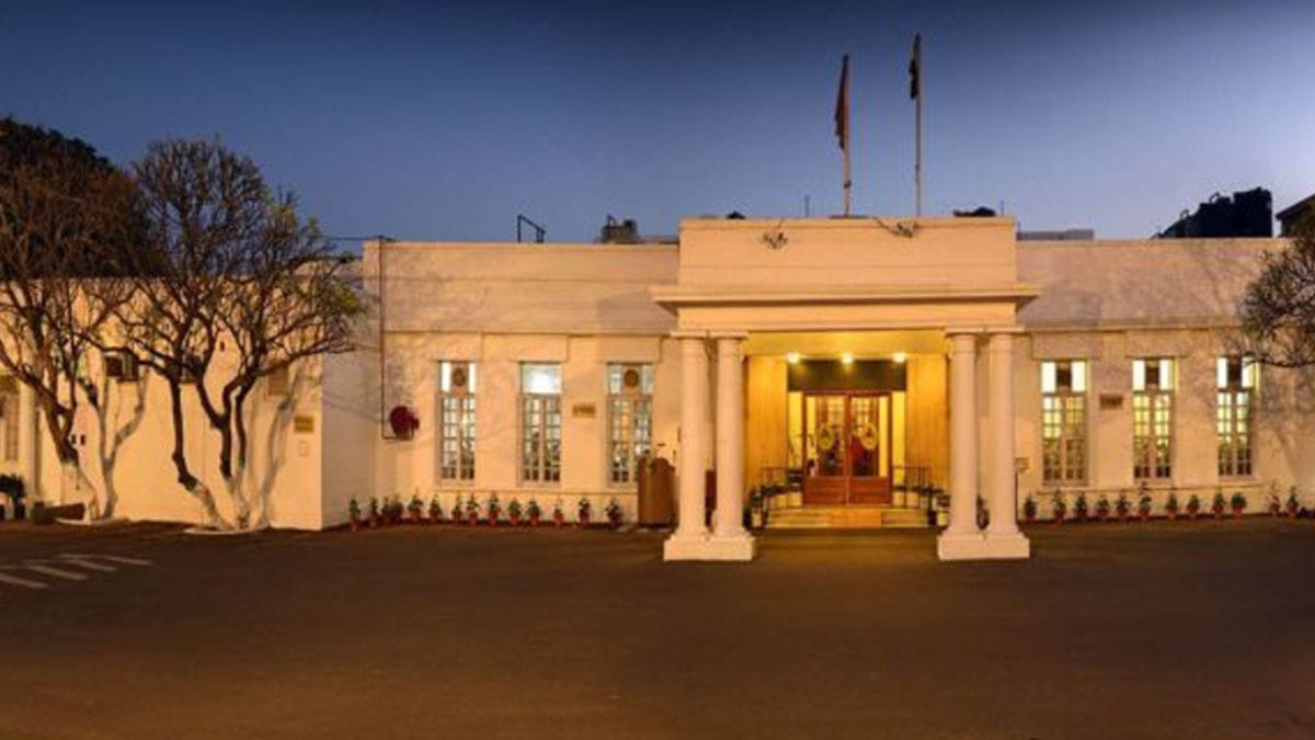 600 Delhi Gymkhana Club workers aren’t elites. Their jobs depend on ...