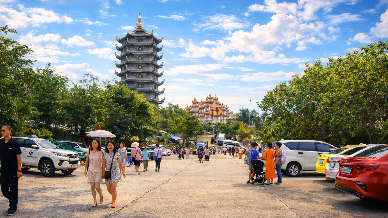 Exploring Linh Ung Pagoda and Lady Buddha in Da Nang (4K)