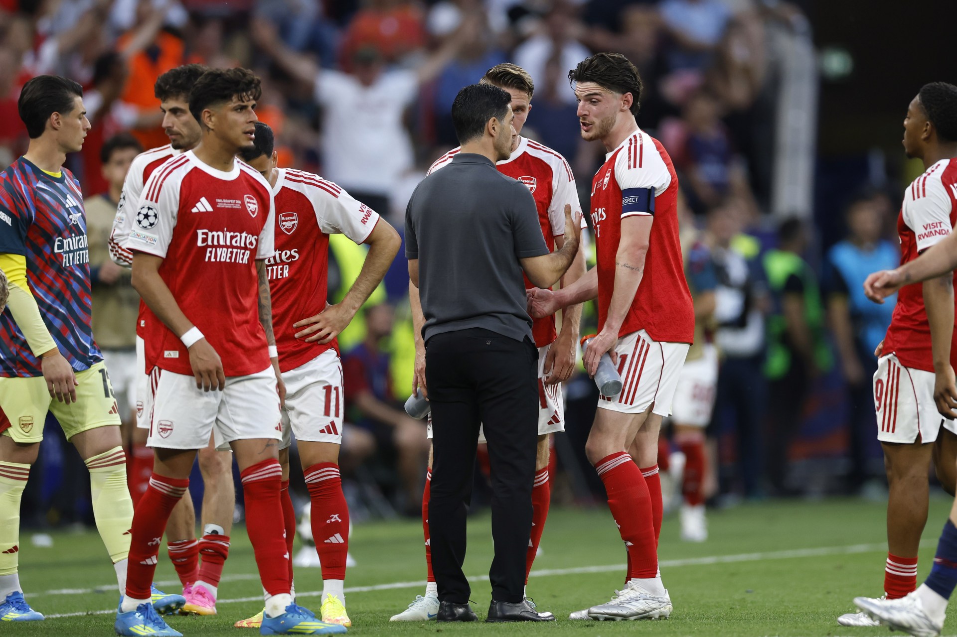 Arsenal players branded 'unbearable' and 'a bunch of clowns' after ...