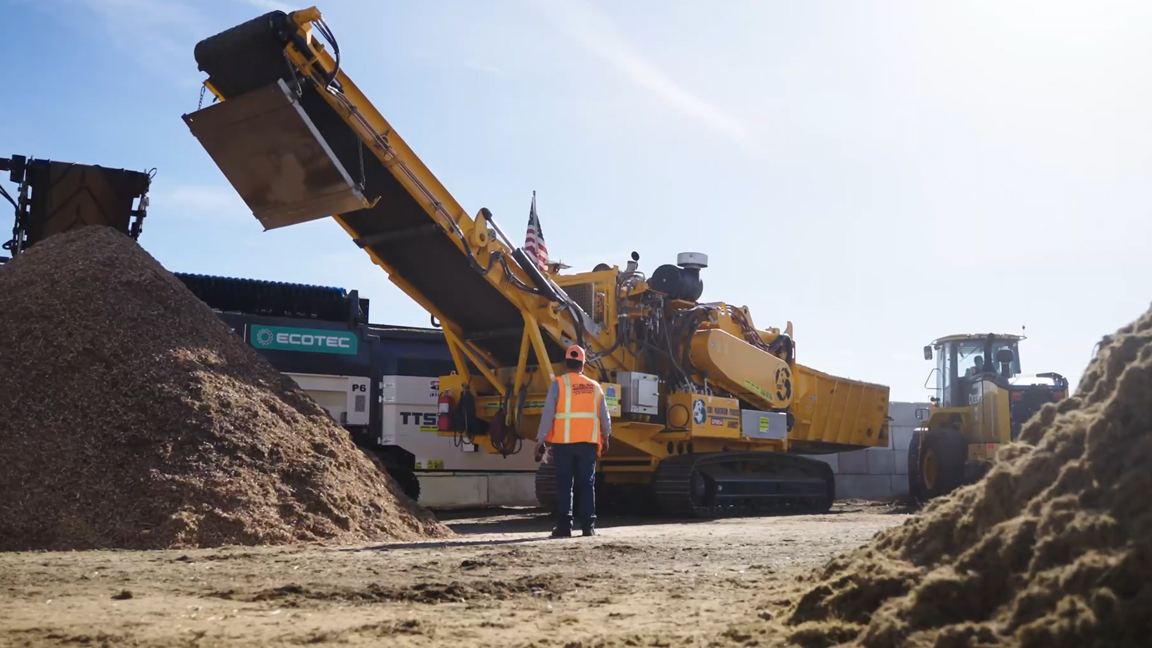 How this massive wood processing machine handles huge loads
