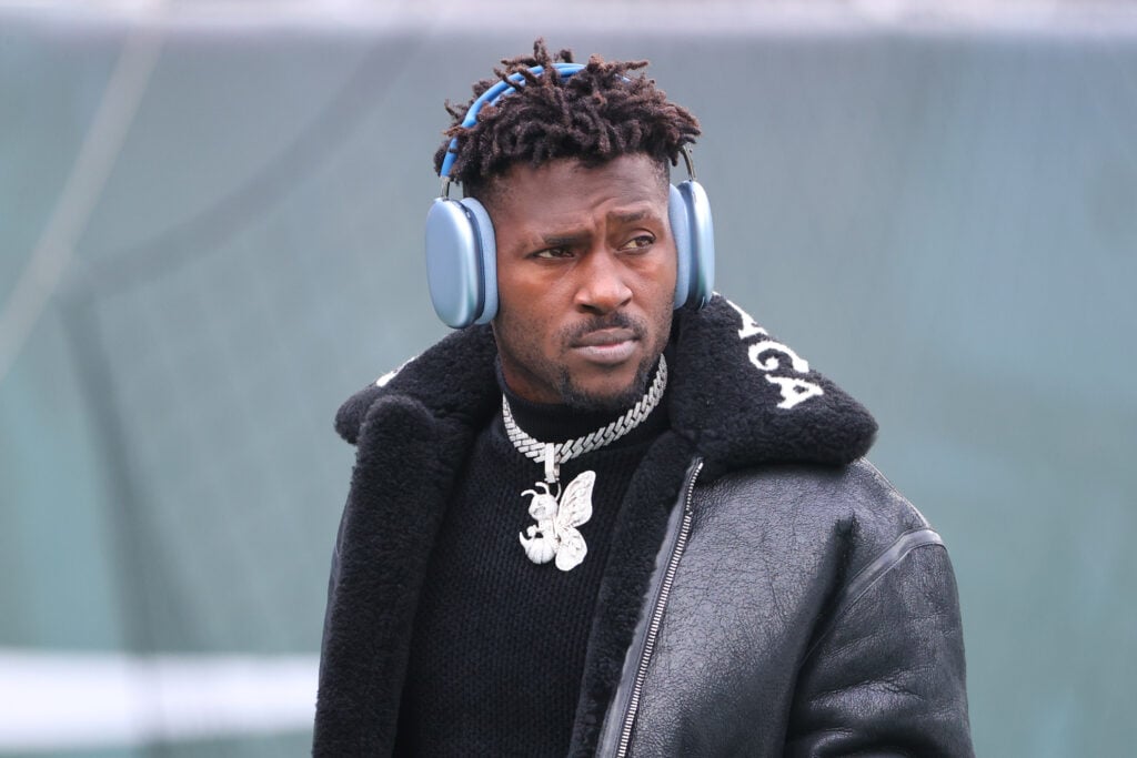 Antonio Brown explains his reasoning for making fun of NFL legend Deion ...