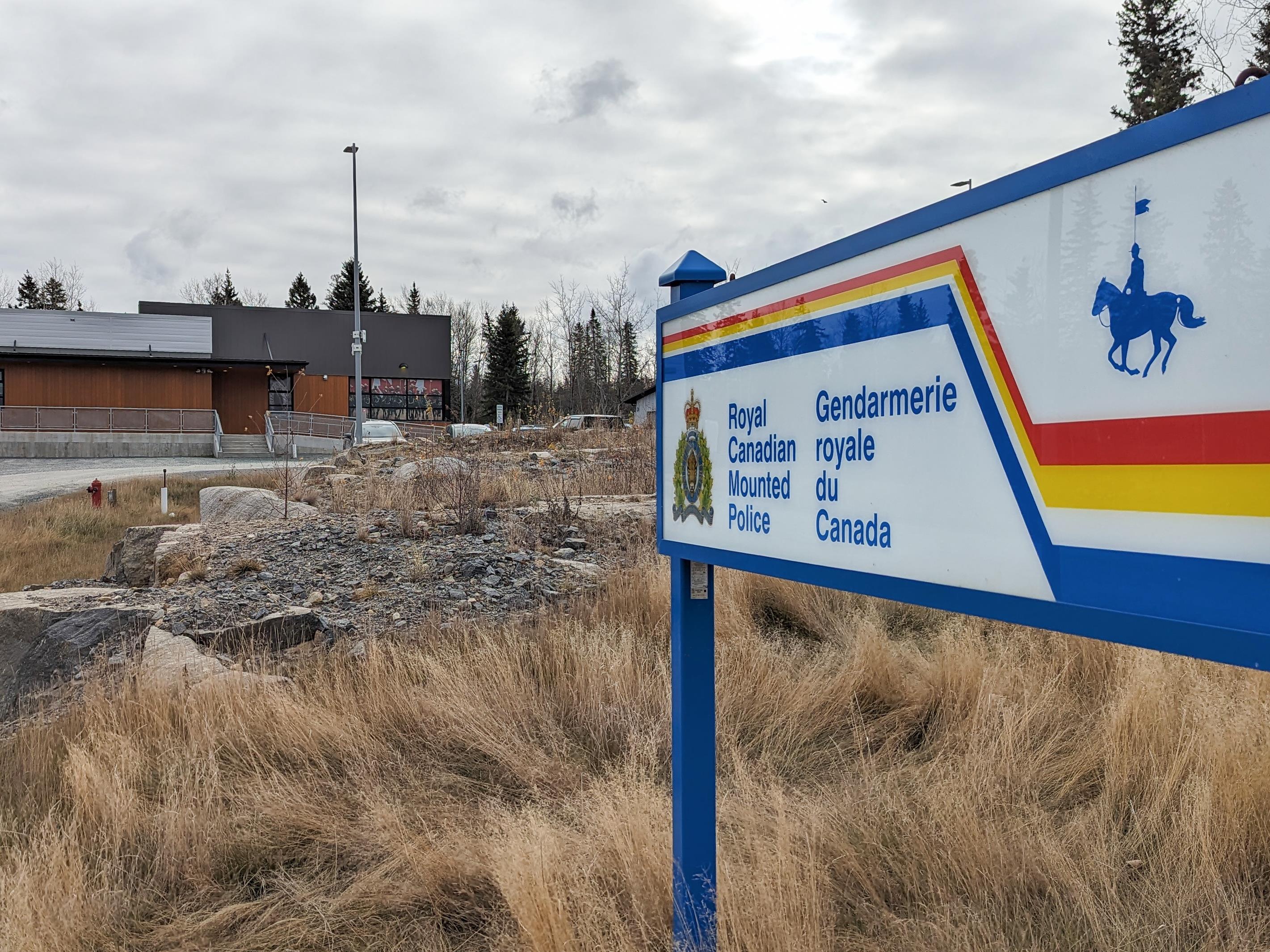 Fusillade à Pelican Narrows : un motif inconnu et une communauté sous ...