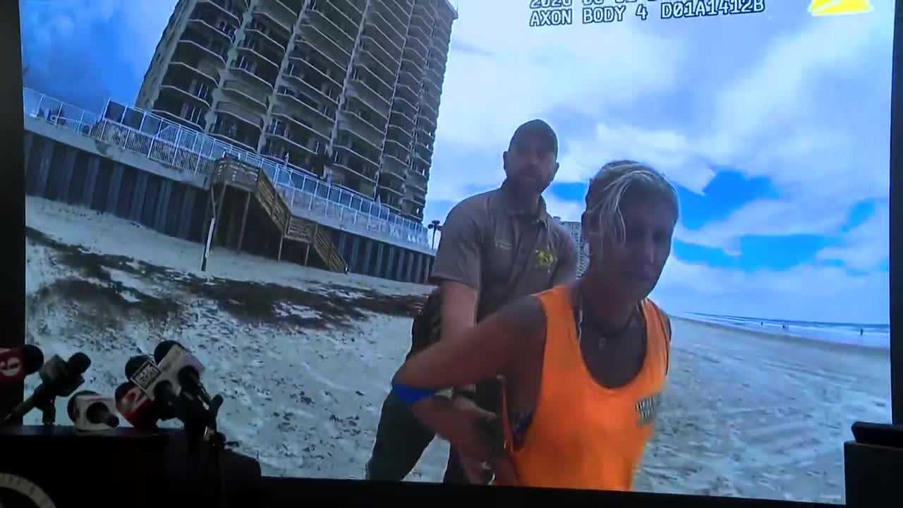 Video shows moment women slams into toll booth, killing woman inside ...