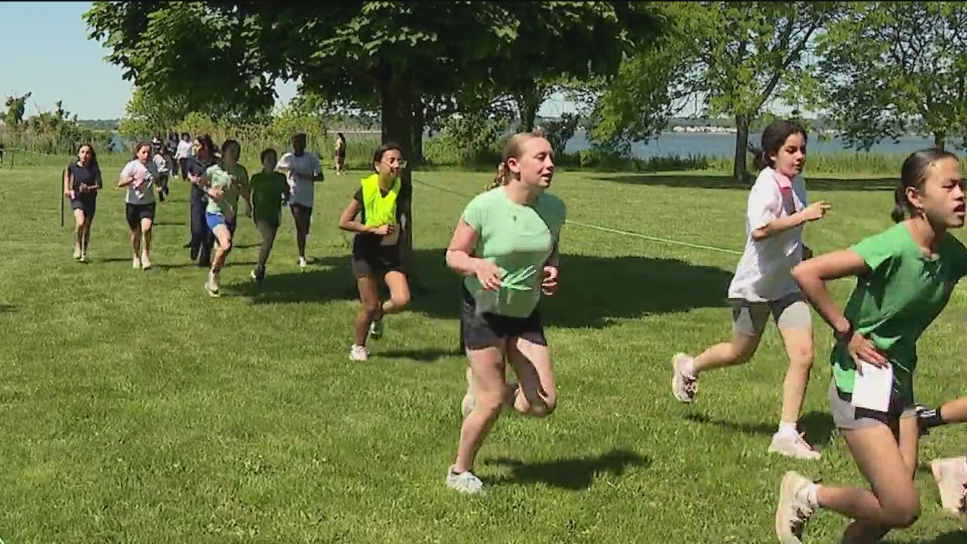 700 New Haven students lace up their running shoes for annual fun run