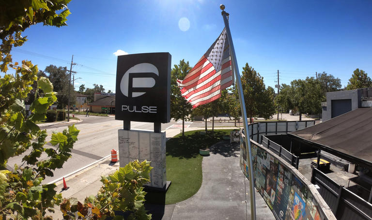 Orlando conmemora una década del tiroteo en Pulse, donde 49 murieron