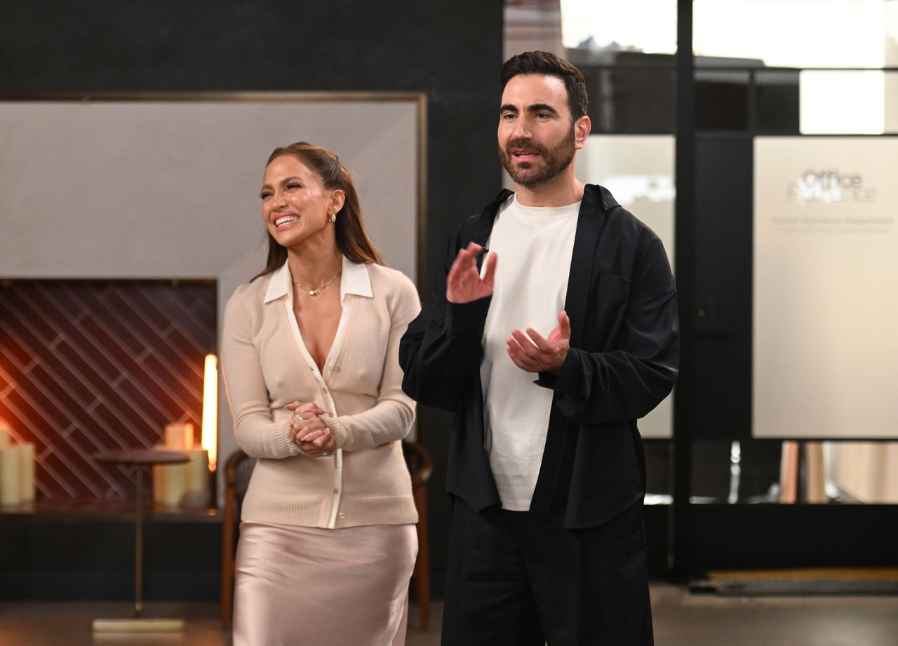 Jennifer Lopez has a playful response to Brett Goldstein dating rumors ...