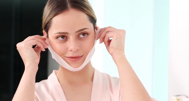 After wearing this chin mask once, 'my 18-year-old daughter told me she ...