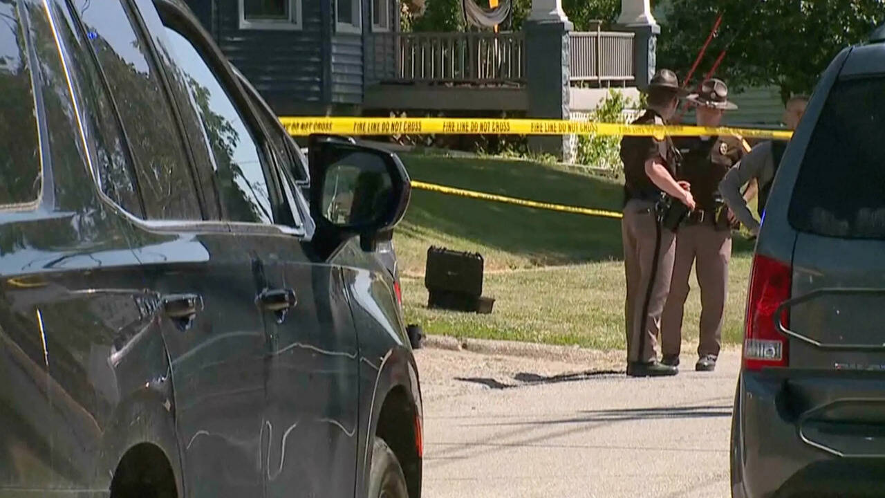 Iowa man suspected of killing six relatives before taking his own life