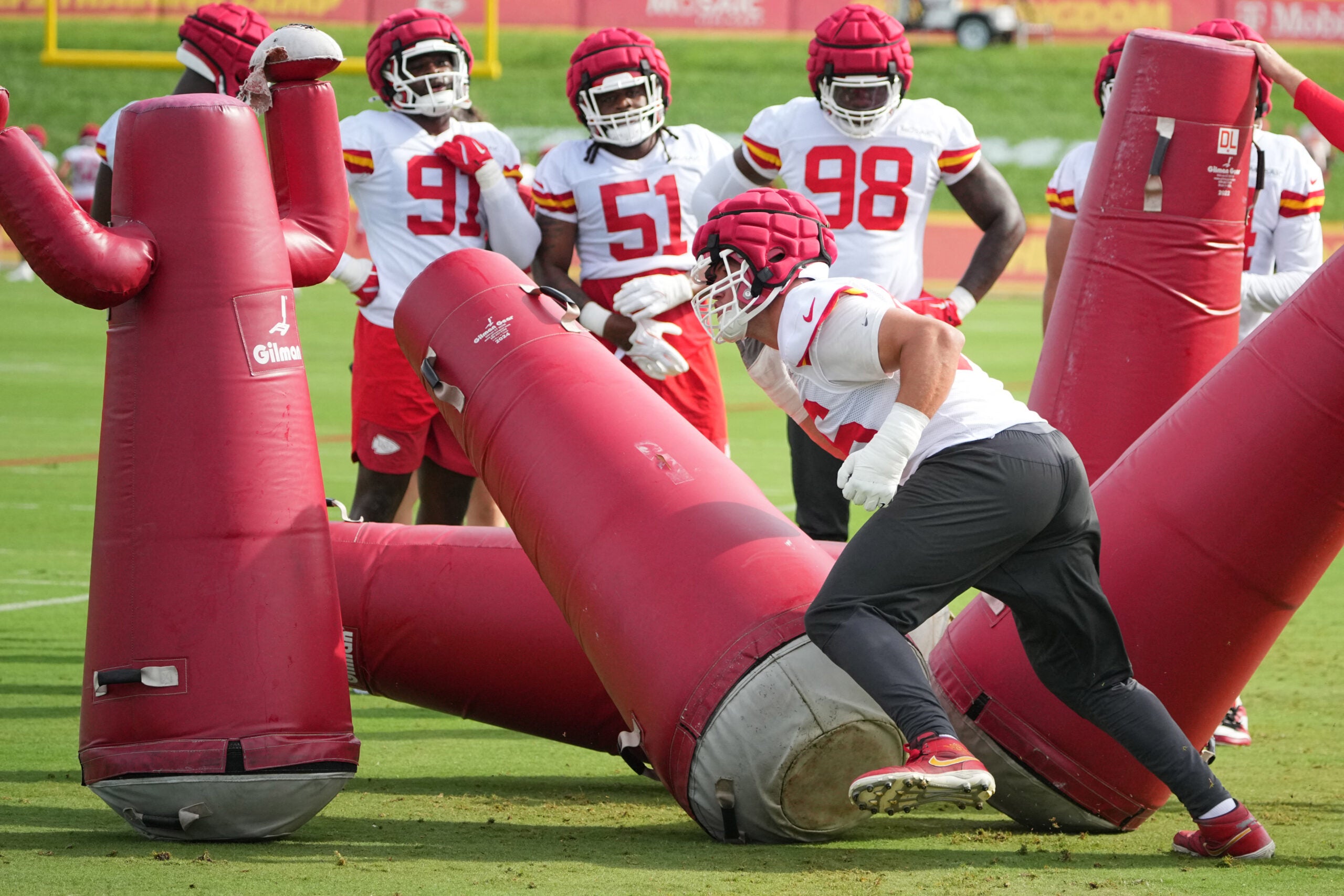 George Karlaftis aims to do for Kansas City Chiefs' R Mason Thomas what ...