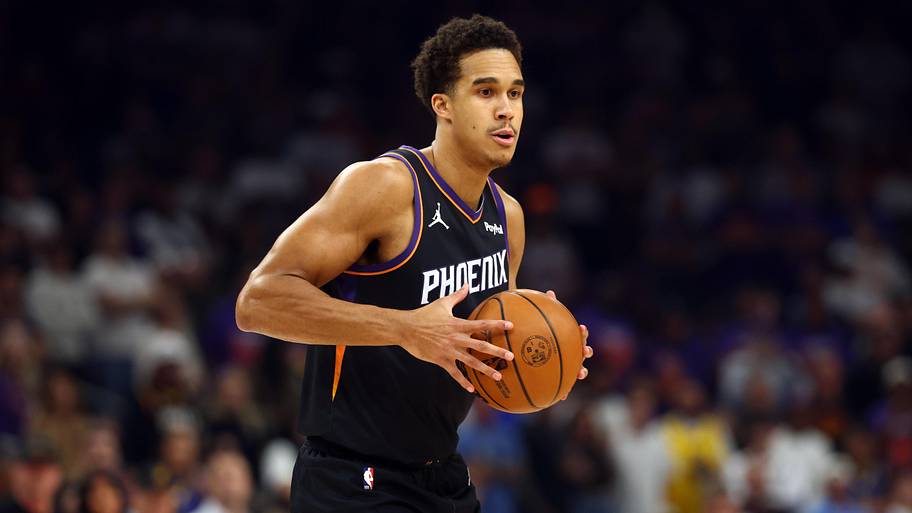 Suns reward big man with fully guaranteed contract