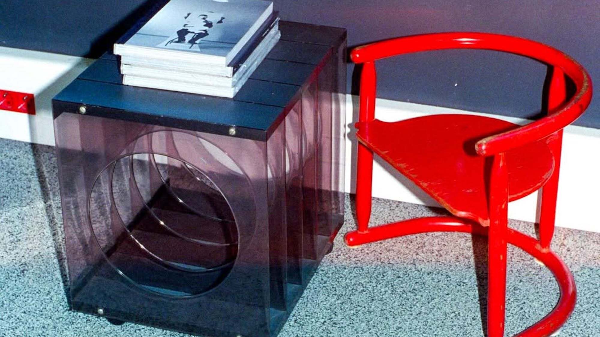 Ce lieu éphémère ultra-tendance dans le 20e vend son mobilier avant sa ...