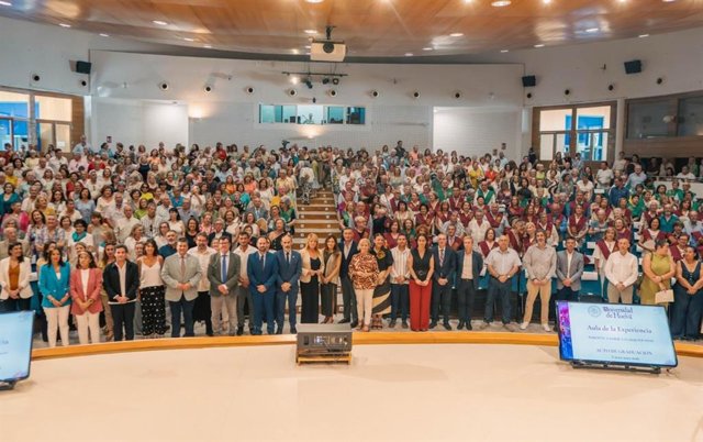El Aula de la Experiencia de la UHU clausura un curso histórico con ...