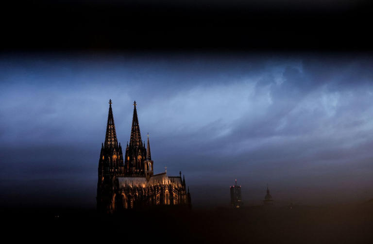 Paukenschlag in NRW: Kölner Wahrzeichen bittet Touristen bald kräftig ...